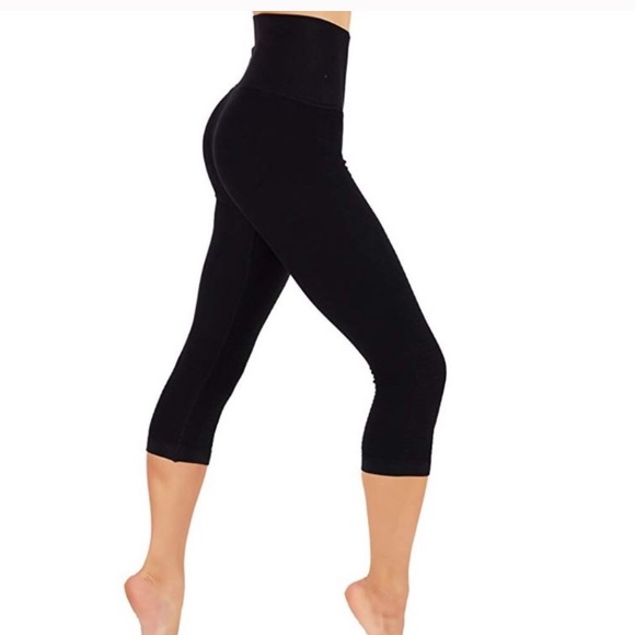 vibrant vixen | Pants & Jumpsuits | Compression Capri Black Leggings ...